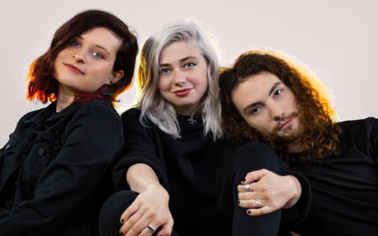 Three beautiful examples of modern indie folk music – Ear To The Ground ...
