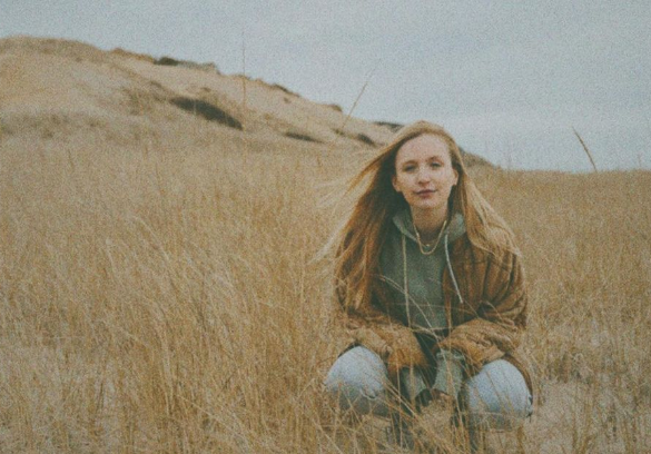 Three singer songwriters that blend genres for something special – Ear To The Ground Music