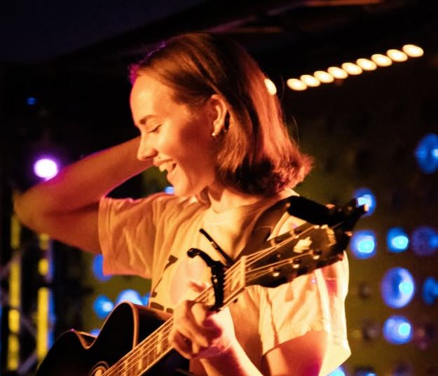 Three new folk tunes that lean in a meaningful pop direction – Ear To ...